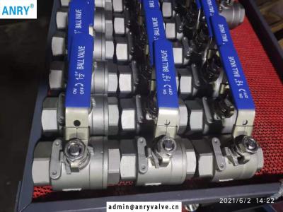 Cina SS304 1000WOG BSP ha infilato la valvola a sfera puntigliosa di acciaio inossidabile di 2 pezzi in vendita