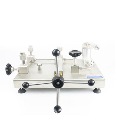 China Clean and Hygienic Pressure Transmission with Pressure Gauge Calibrator for Precise Calibration for sale