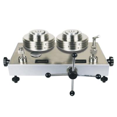 China Dead Weight Tester piston manometer with dual piston heads enabling calibration through balance and percentile table methods for sale