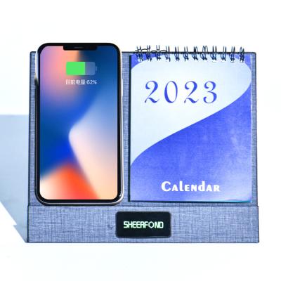China Nuova radio 2023 su ordinazione che fa pagare i calendari dritti del caricatore dello scrittorio elettronico divertente for sale