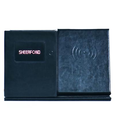 Cina 10W Fast Charging Leather Qi Wireless Charger Pen Holder Custom in vendita
