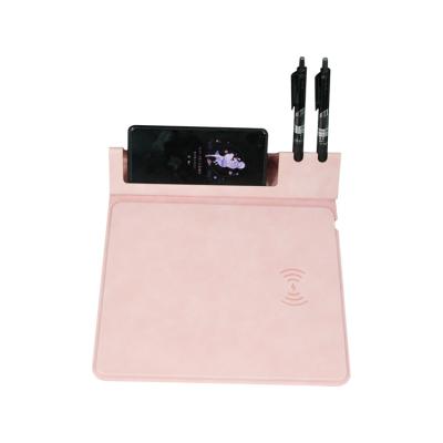 Cina Customised High Quality Fast Charging Multifunction Foldable Pu Leather Wireless Charging Mouse Pad in vendita