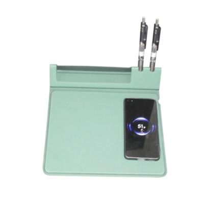 Cina Customized Logo Magnetic Multifunctional Rectangle Pu Leather Wireless Charging Foldable Mouse Pad in vendita