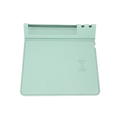 Cina Customized Logo Magnetic Multifunctional Rectangle Pu Leather Wireless Charging Foldable Mouse Pad in vendita