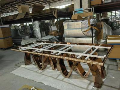 China Luxo sob medida de aço inoxidável pedestal de mármore falso mesa de jantar para uso doméstico e comercial à venda