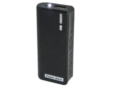 Cina 4400 caricatore di potere nero della Banca di potere del telefono cellulare della batteria dello Li-ione della plastica 18650 di mAh in vendita