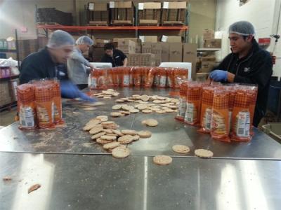 China De Bar die van het hoog rendementgraangewas Machine, Rijstcake het Knallen Machine360p/h Capaciteit maken Te koop