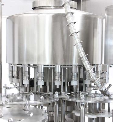 Cina SUS304 controllo PLC acqua minerale macchina di riempimento automatico liquido per bottiglia PET in vendita