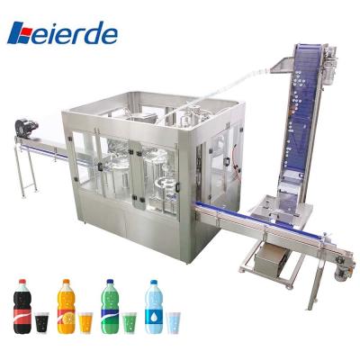 China Macchina automatica di riempimento di bevande carbonate CE per bottiglie in PET for sale