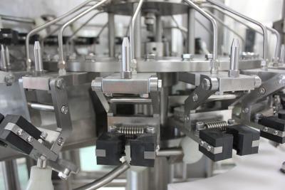 Cina Macchina automatica di riempimento di soda per bevande e bottiglie PET in vendita