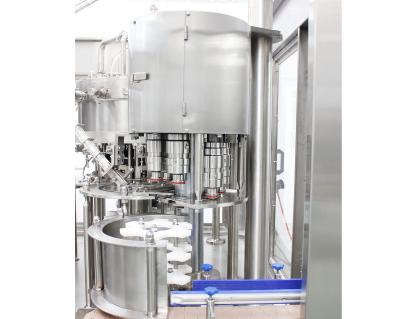 China Máquina de enchimento de bebidas carbonatadas de 100 ml a 500 ml Máquina de enchimento de bebidas refrigeradas de 110-380v à venda
