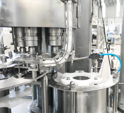 Cina 380V macchina di riempimento di bevande gassate facile da usare alta precisione in vendita