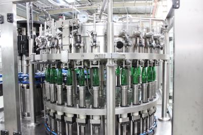 Cina Macchina di riempimento di bevande carbonate controllata PLC 304 in acciaio inossidabile in vendita
