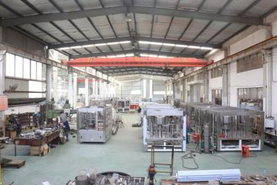 Cina 500 ml Bottiglia Macchina di riempimento automatico di liquido 4000BPH 8000BPH 12000BPH in vendita