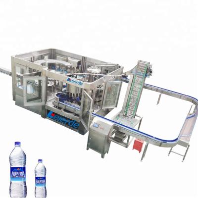 China Máquina de enchimento automática de líquido de tipo rotativo Máquina de enchimento de bebidas 1800 KG à venda