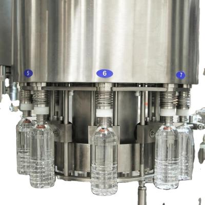 中国 ロータリータイプ オート液体詰め機 飲料詰め機 1800 KG 販売のため