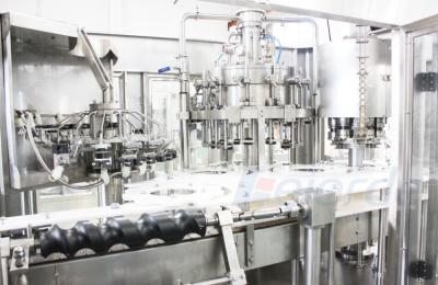 Cina Macchine di riempimento di bevande gassate di piccole dimensioni SS304 ISO9001 in vendita