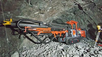 China Sturdy Chassis Structure Rock Drilling Trolley For 0.8 - 2m/Min Drilling Speed for sale