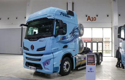 China Shacman X6000 4x2 6x4 510 pk Nieuwe Shacman Traktor Truck Brandstoftank 400-500L Te koop