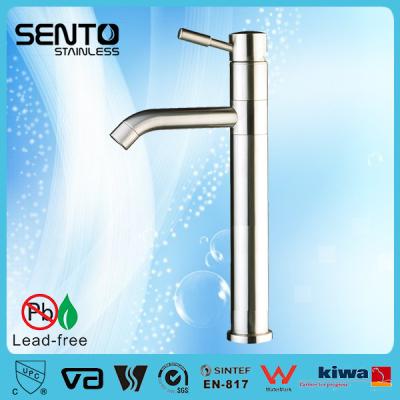 China Nuevo golpecito del fregadero de cocina del estilo con la sola manija, CUPC certificada en venta
