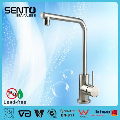 China Golpecito de agua de largo mango del fregadero de cocina de la venta caliente en venta