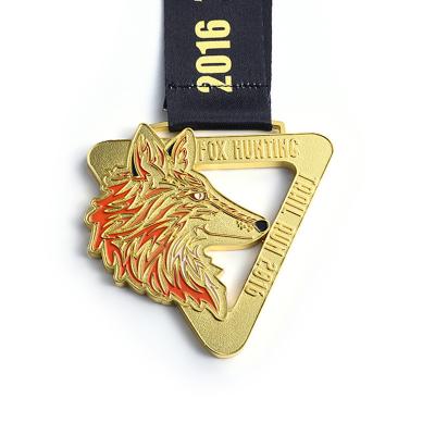 China O triângulo torna ôcas medalhas para fora gravadas da concessão do metal com fitas pretas à venda