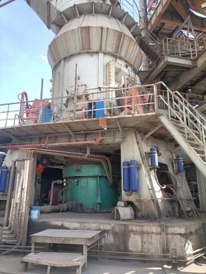 中国 Vertical Coal Grinding Mill For Manufacturing Plant High Efficiency 販売のため