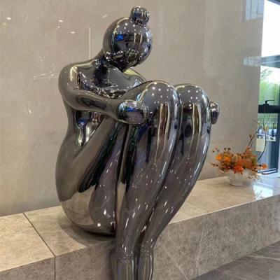 Cina Figura umana di seduta Art Sculpture della donna dell'estratto decorativo del metallo in vendita