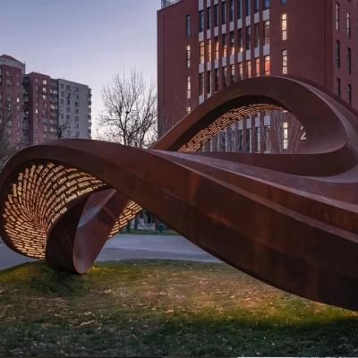China Monumental Abstract Sculpture Custom Steel Arch Installation with LED Lighting for sale