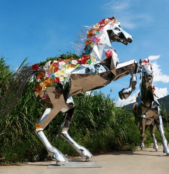 Quality Large Dynamic Horse Statue Outdoor Decor Shiny Stainless Steel Sculpture for sale