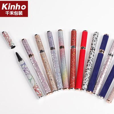 Cina Penna per eyeliner autoadesiva magica Rivestimento UV ABS Matite per eyeliner vuote Contenitore vuoto per mascara a testa singola in vendita