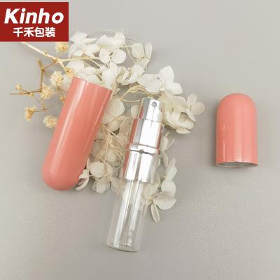Cina Bottiglie di profumo vuote proiettili portatili in metallo alluminio rotante flacone spray in vetro da 5 ml in vendita