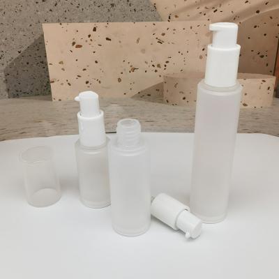 Cina 15ml 30ml 50ml Airless Vacuum Pump Bottle Frosted Matt For Lotion Cream Foundation Serum in vendita