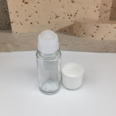 Cina Thickened Transparent Glass Essential Oil Roller Bottles 50ml Deodorant Roll On Bottle in vendita