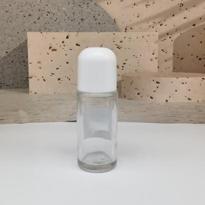 Cina Thickened Transparent Glass Essential Oil Roller Bottles 50ml Deodorant Roll On Bottle in vendita