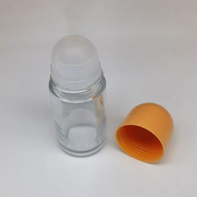 Cina Empty Clear Deodorant Stick Container Thick Glass Roller Ball Essential Oil Bottle 50ml in vendita