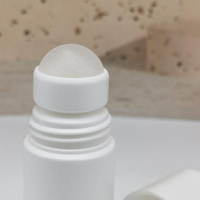 Cina Flat Top Lid 50ml PE Plastic Roll On Bottle For Deodorant Essential Oil in vendita