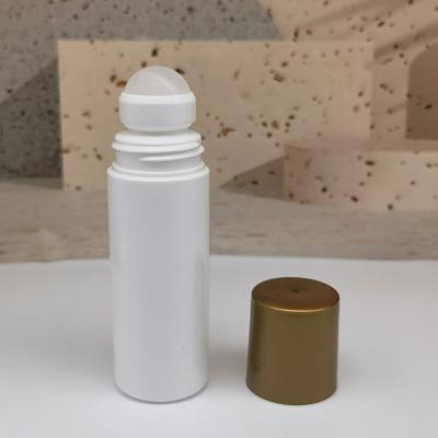 Cina 90ml Essential Oil Roll On Bottle Deodorant PE Plastic Bottle Roller Ball With Flat Top Lid in vendita