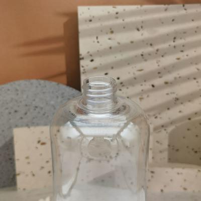 Cina 32oz 1000ml 28/410 Neck Plastic PET Bottle With Pump Sprayer Trigger For Shampoo in vendita
