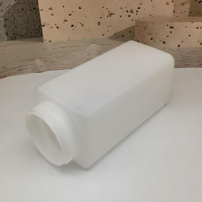 Cina 500ml Square Plastic HDPE Foam Pump Bottle 3cc 58mm Closure Size in vendita