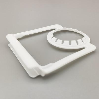 Cina 45mm Plastic Carry Handle For Pet Cola Water Edible Oil Bottle Neck Ring Grip Flange in vendita