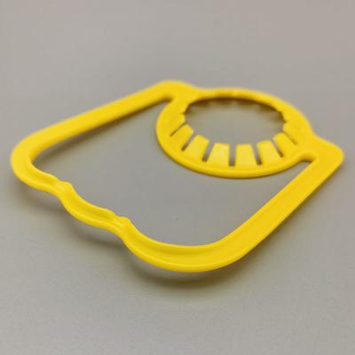 Cina 28mm PP Plastic Carry Handle For Water Bottle Neck Ring Grip Flange in vendita