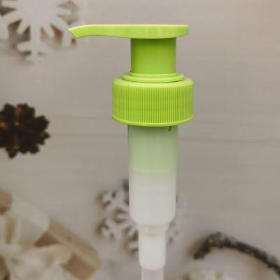 Cina 33/410 4CC Plastic Spring Cosmetic Lotion Pump With Clip Body Cream Dispenser Pump in vendita