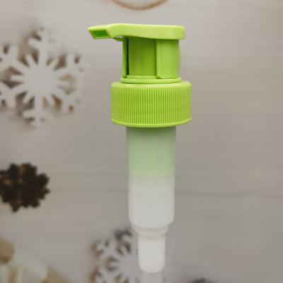 Cina 33/410 4CC Plastic Spring Cosmetic Lotion Pump With Clip Body Cream Dispenser Pump in vendita