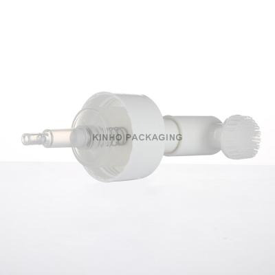 Cina 40 mm 43 mm pompa di schiuma per la bottiglia di aspirapolvere con spazzola di silicio morbido e clip 0,8 ml/t in vendita