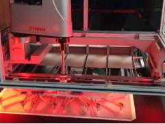 China Schnellgeschwindigkeitsbuchdeckel Automatische Fallmachmaschine hohe Positionierungsgenauigkeit zu verkaufen