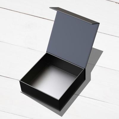 China Automatische visuelle Positionierung Vierseitige Hard Cover Maker Maschine 380V zu verkaufen