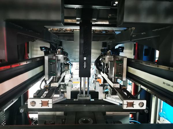 Semi Automatic Rigid Box Wrapping Machine Forming Machine Speed 16-22pcs/Min