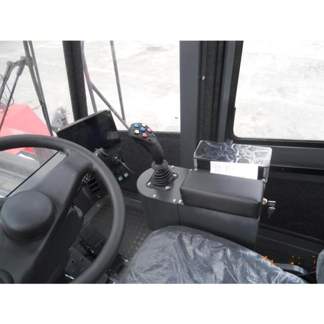 reach-stacker011.jpg