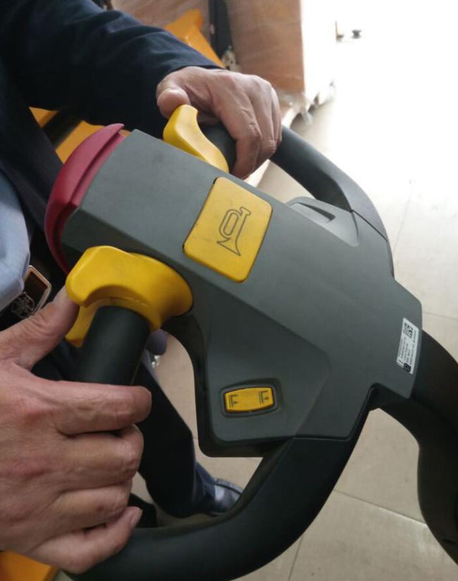 Tipo di camminata medium elettrico di controllo di CA dell'impilatore di Jack del pallet che solleva stoccaggio